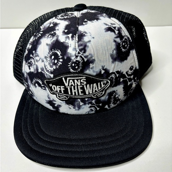 Vans | Accessories | Vans Black And White Embroidered Off The Walls ...
